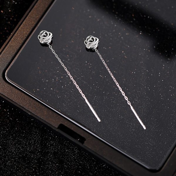 Rózsás hátra lógós ezüst fülbevaló – Brillmánia